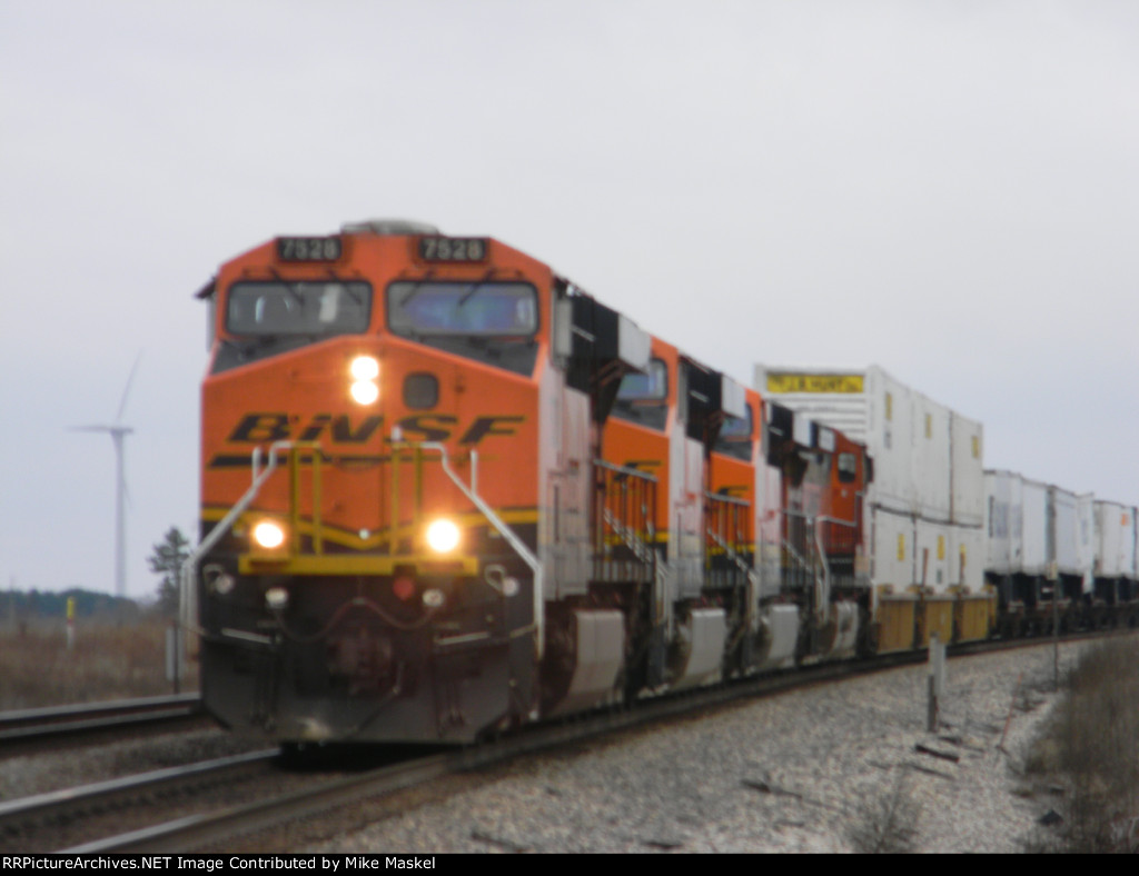 BNSF 7526